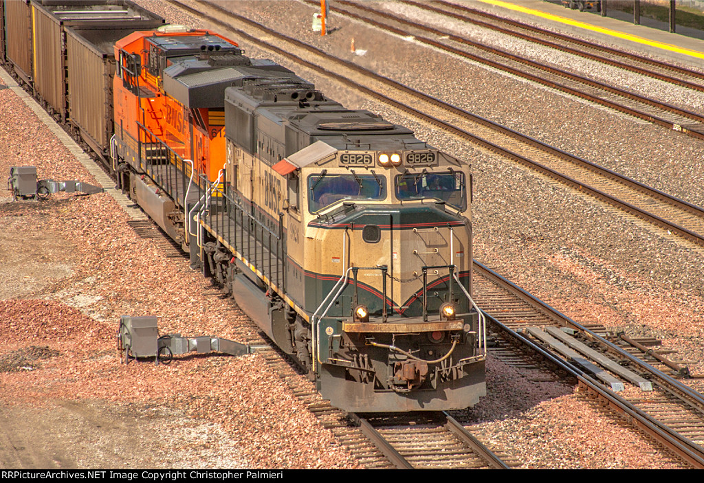 BNSF 9826 Leads E-CLSBTM0-15